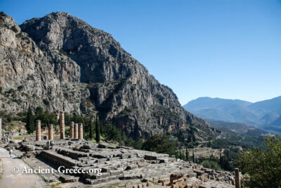 Temple of Apollo at Delphi – Ancient Greece: Φώς & Λέξη