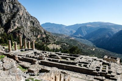 Temple of Apollo at Delphi – Ancient Greece: Φώς & Λέξη