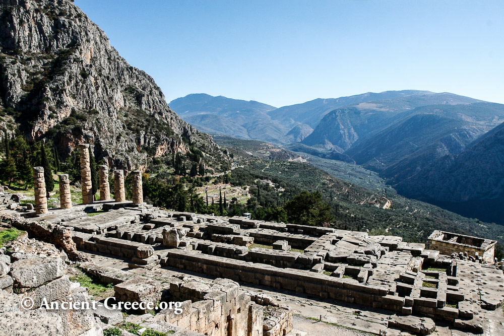 Temple of Apollo at Delphi – Ancient Greece: Φώς & Λέξη