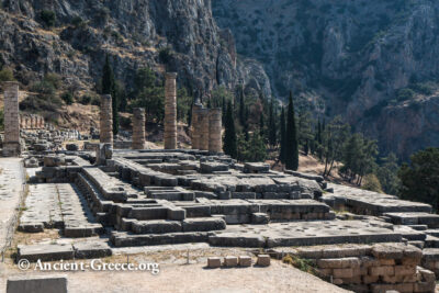 Temple of Apollo at Delphi – Ancient Greece: Φώς & Λέξη