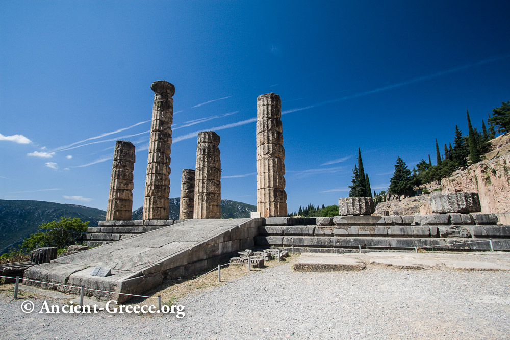 Temple of Apollo at Delphi – Ancient Greece: Φώς & Λέξη
