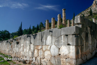 Temple of Apollo at Delphi – Ancient Greece: Φώς & Λέξη