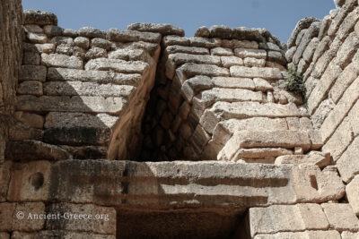 Treasury of Atreus – Ancient Greece: Φώς & Λέξη