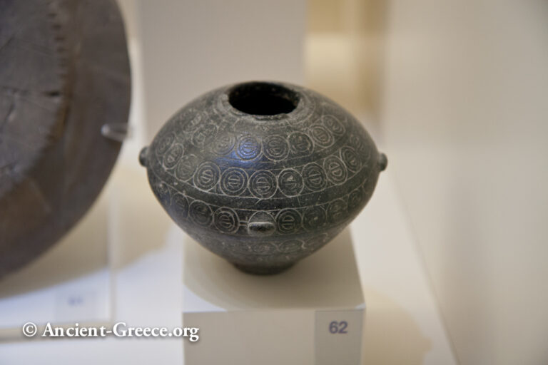 Cycladic Stone Pyxis – Ancient Greece: Φώς & Λέξη
